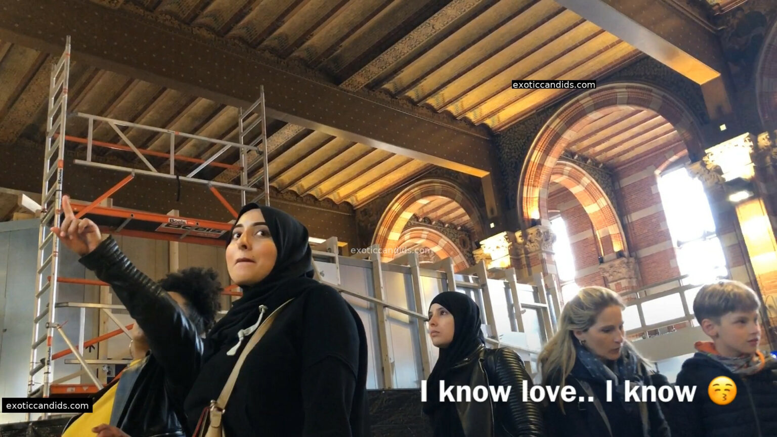 Hijabi Phat Jiggly Ass Exotic Candids
