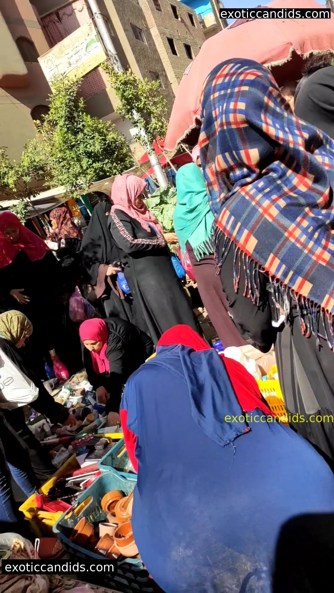 Hijabi Ass Crack – Exotic Candids