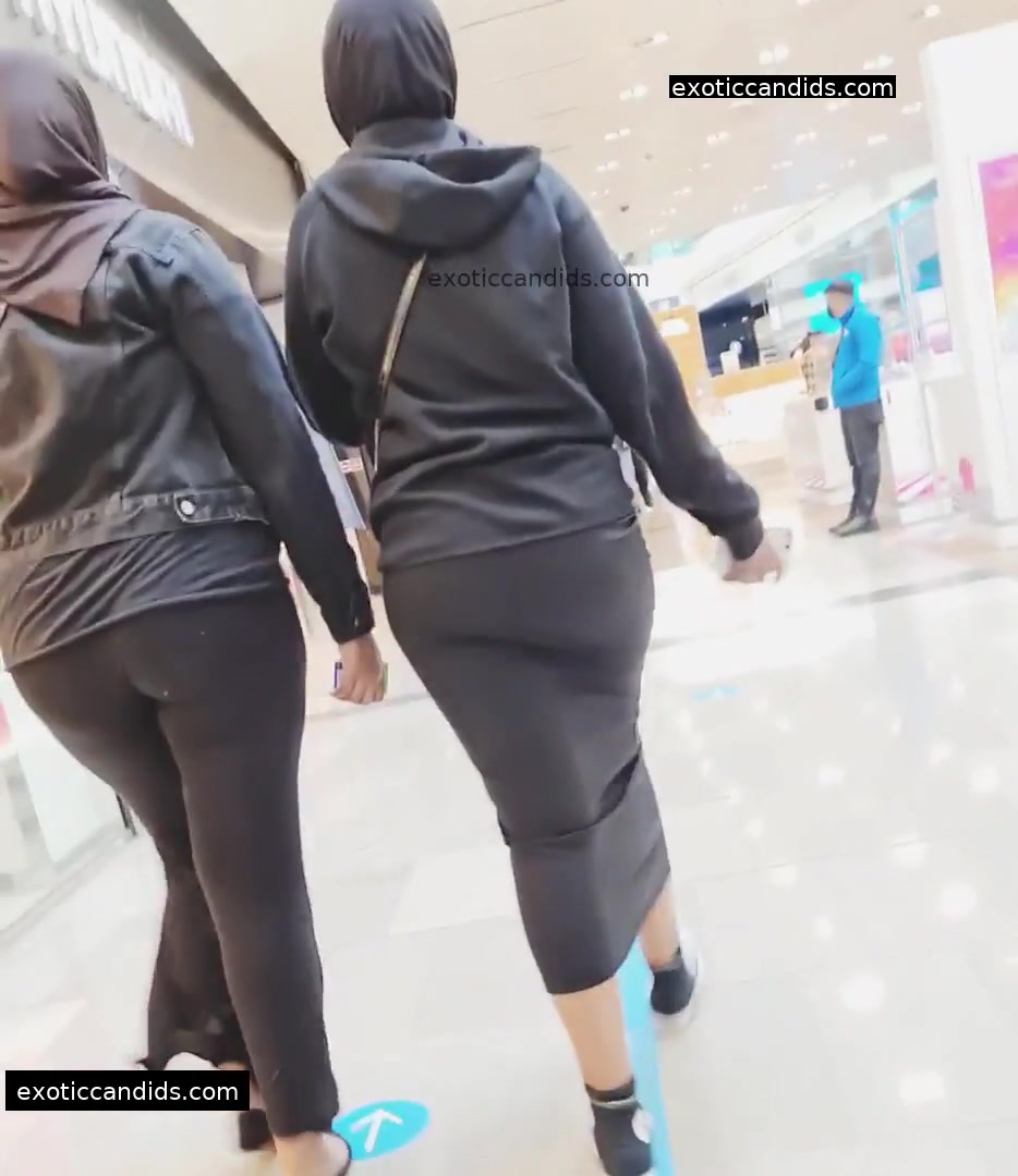 Hijabi Baddies – Exotic Candids