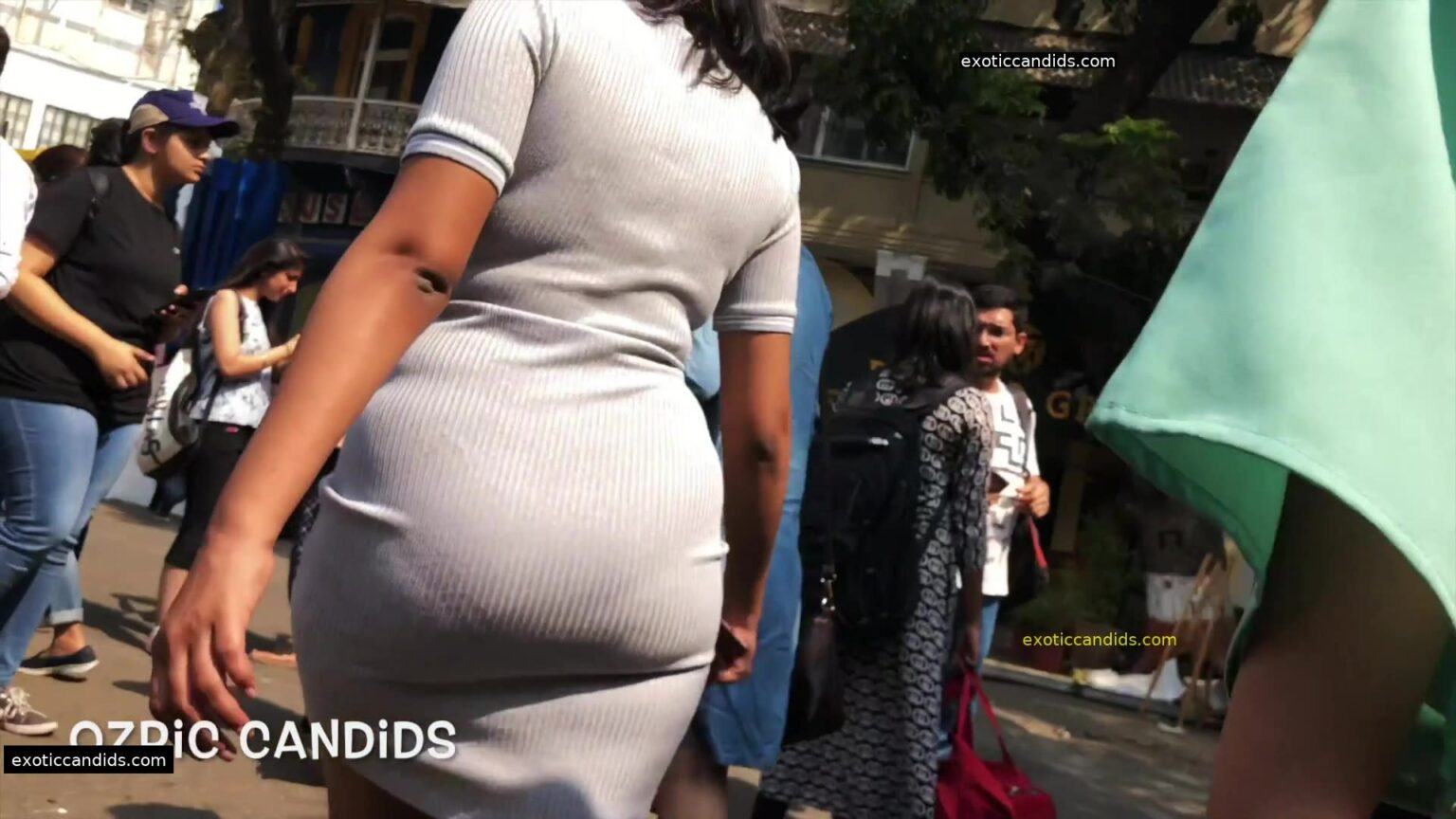 Indian jiggly Candid Ass – Exotic Candids