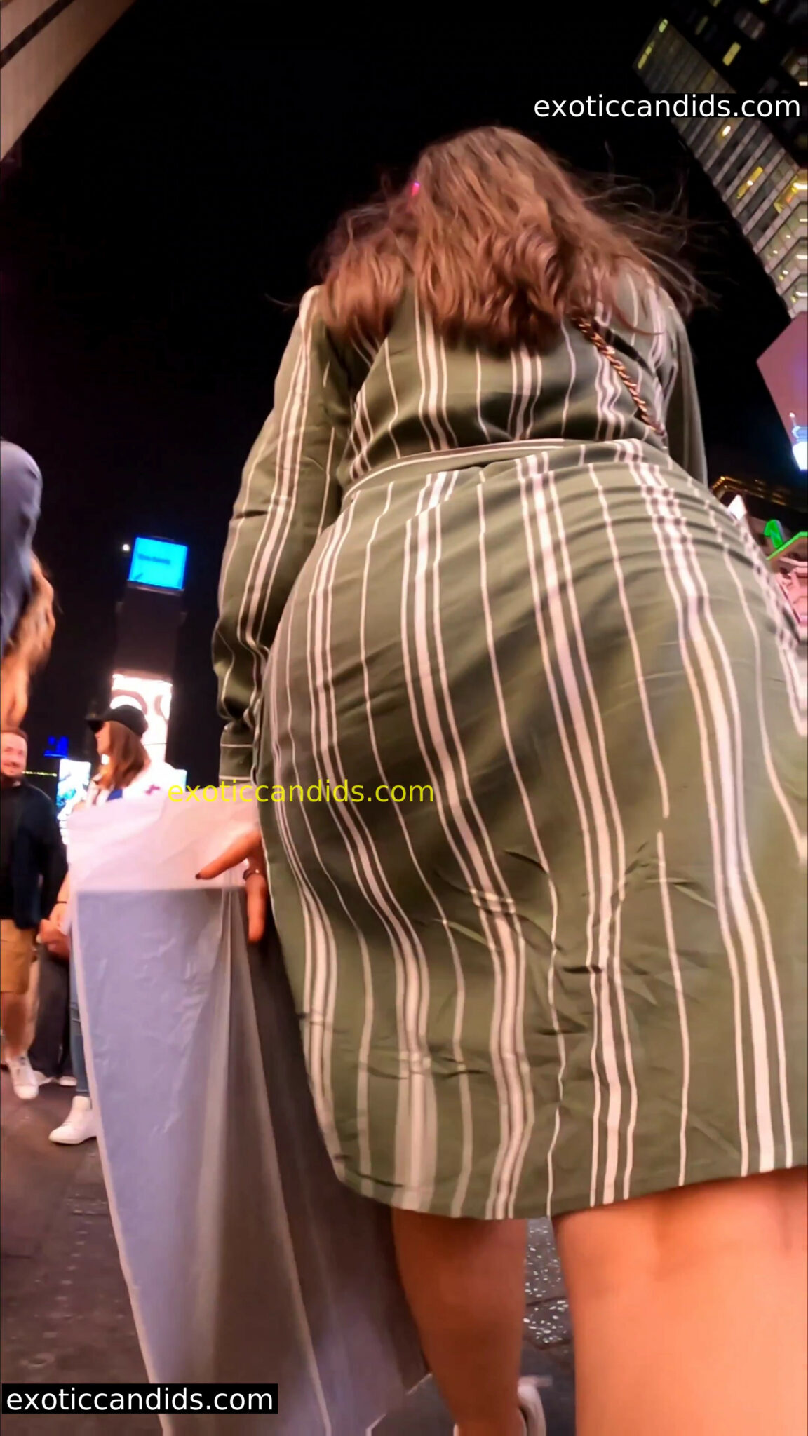 Hijabi Candids – Exotic Candids